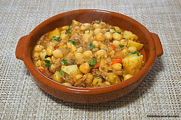 COMIDAS CANARIAS: 17 Platos típicos que debes probar